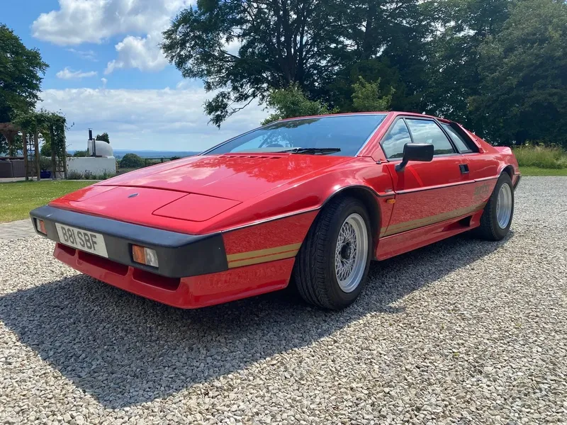 Lotus Esprit: Models, Specs, and Buyer's Guide | Car & Classic